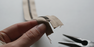 Sewing Essentials: How to adjust your own Zips – the thread