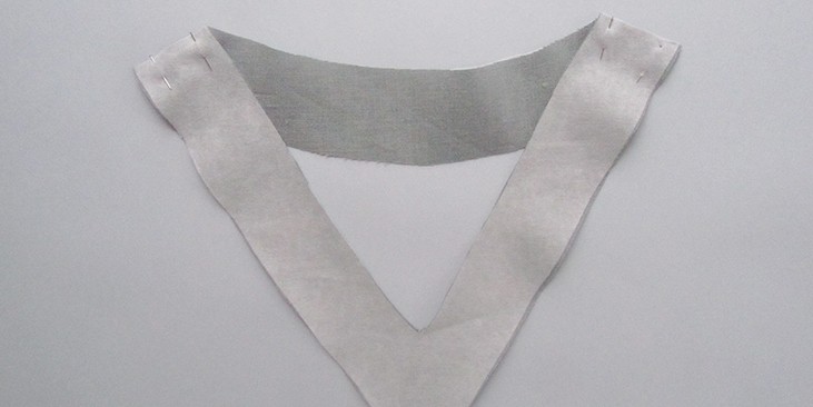 Sewing Glossary: How to Sew a Facing to a V-Neckline Tutorial – the thread