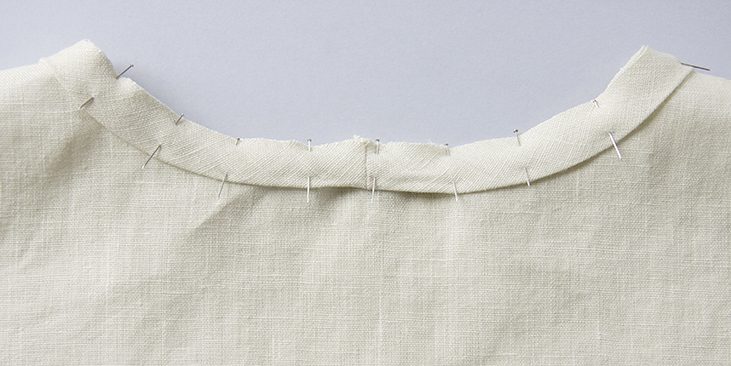 How to Bind a Neckline With a Bias Band Tutorial – the thread