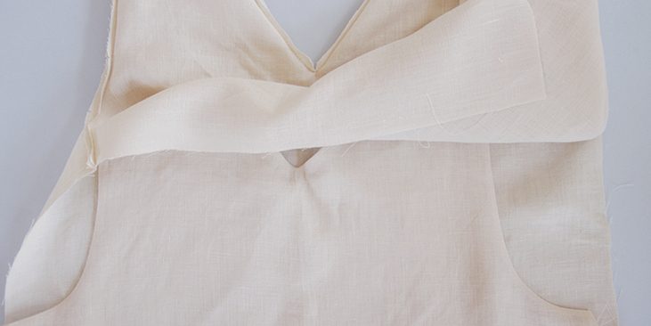 Reversible V-Neck Linen Tank Top Tutorial – the thread