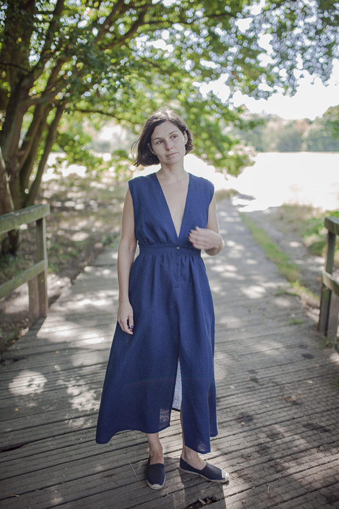 Aja Plunging Neckline Maxi Dress Tutorial and Pattern – the thread