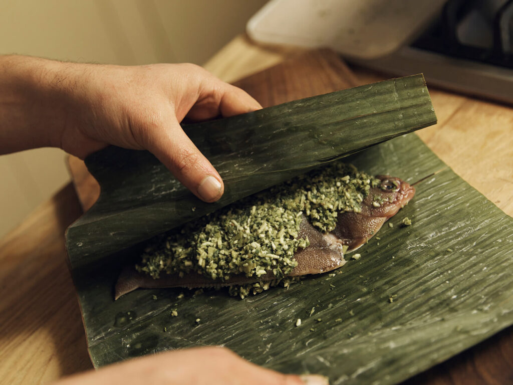 Patra Ni Macchi: Fish Baked in a Banana Leaf with Coriander and Coconut ...