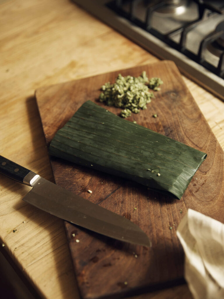 Patra Ni Macchi: Fish Baked in a Banana Leaf with Coriander and Coconut ...