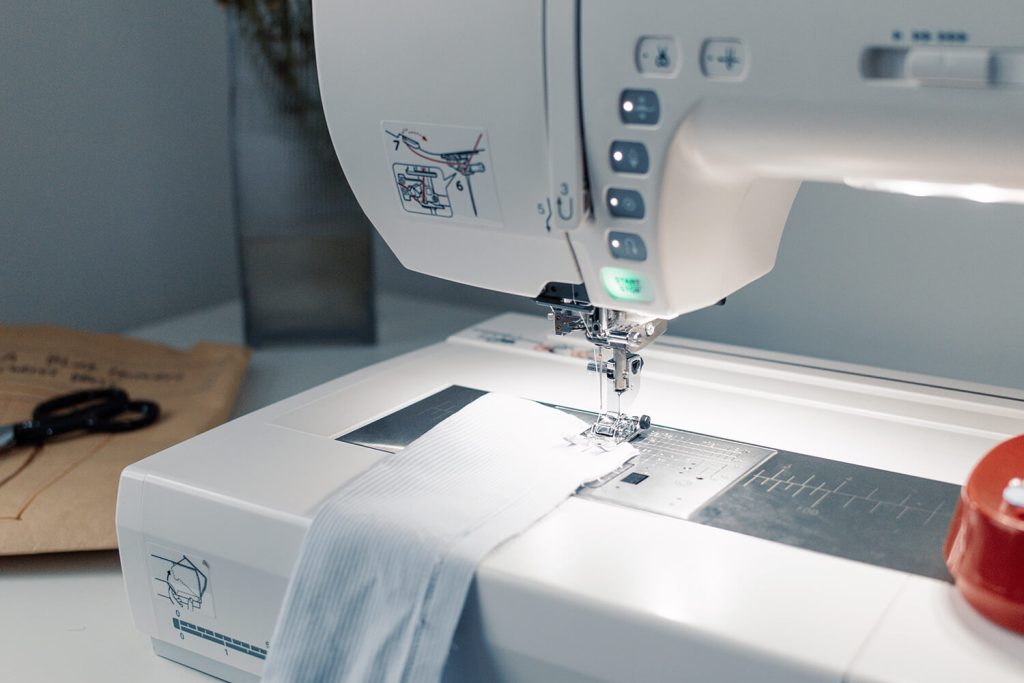 Sewing Machine Review: Janome Memory Craft 15000 – the thread