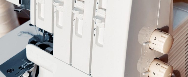 How to Thread an Overlocker (The Easy Way) – the thread