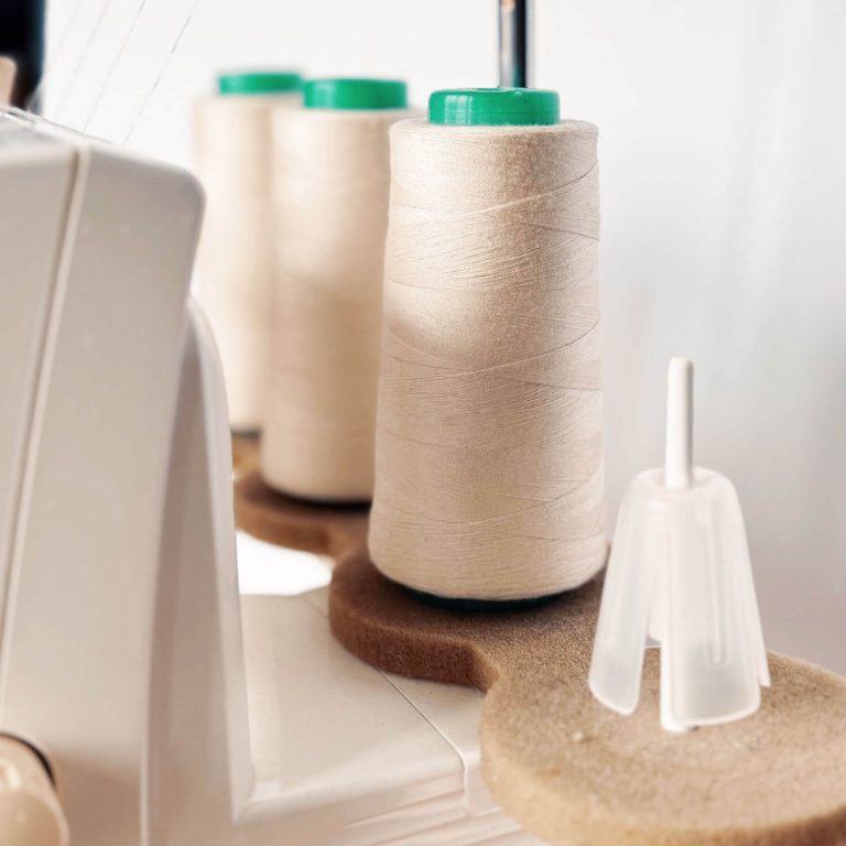 How to Thread an Overlocker (The Easy Way) – the thread