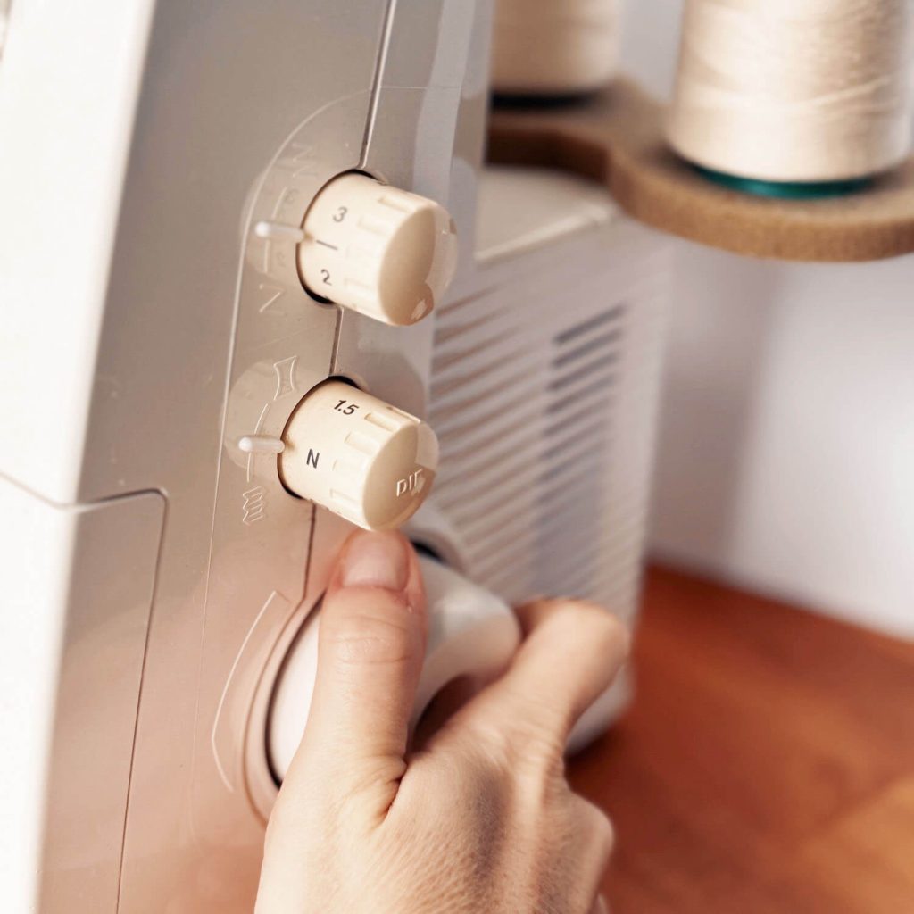 How to Thread an Overlocker (The Easy Way) – the thread